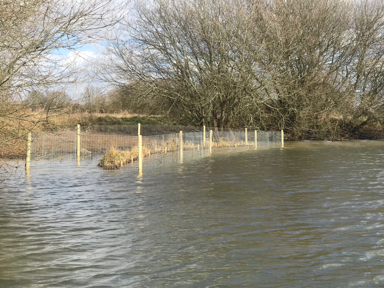 Coir rolls being installed at Bennetts – Dartford and District Angling ...